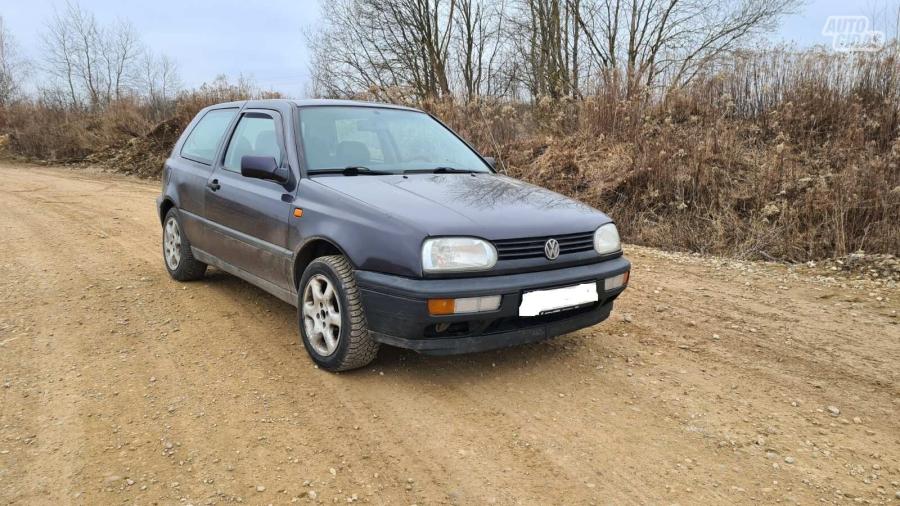 Zils Volkswagen Golf 1994 Viļņa, ar dzinēja tilpumu 1.90 L un nobraukumu 48 tūkst. km par 1050 €, foto 1 vietnē AUTOMOTO.COM.LV