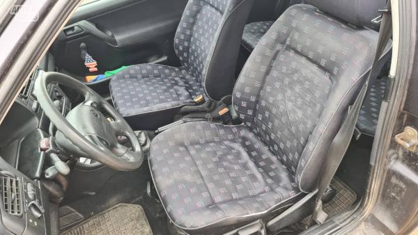 Blue Volkswagen Golf 1994 in Vilnius, with an engine capacity of 1.90 L and mileage of 48 thousand km for 1050 €, photo 3 on AUTOMOTO.COM.LV