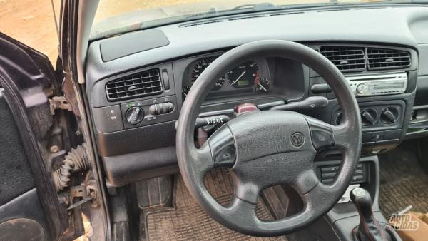 Blue Volkswagen Golf 1994 in Vilnius, with an engine capacity of 1.90 L and mileage of 48 thousand km for 1050 €, photo 4 on AUTOMOTO.COM.LV