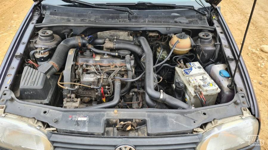 Zils Volkswagen Golf 1994 Viļņa, ar dzinēja tilpumu 1.90 L un nobraukumu 48 tūkst. km par 1050 €, foto 8 vietnē AUTOMOTO.COM.LV