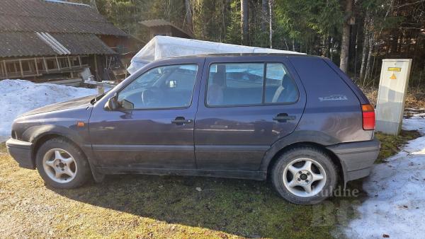 Blue Volkswagen Golf 1995 in Polva, with an engine capacity of 1.60 L and mileage of 272 thousand km for 600 €, photo 1 on AUTOMOTO.COM.LV