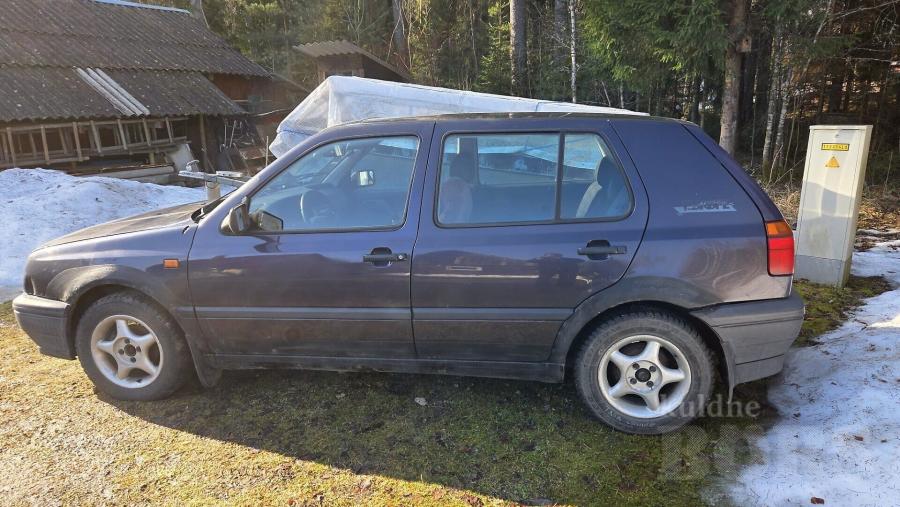 Zils Volkswagen Golf 1995 Pelva, ar dzinēja tilpumu 1.60 L un nobraukumu 272 tūkst. km par 600 €, foto 1 vietnē AUTOMOTO.COM.LV