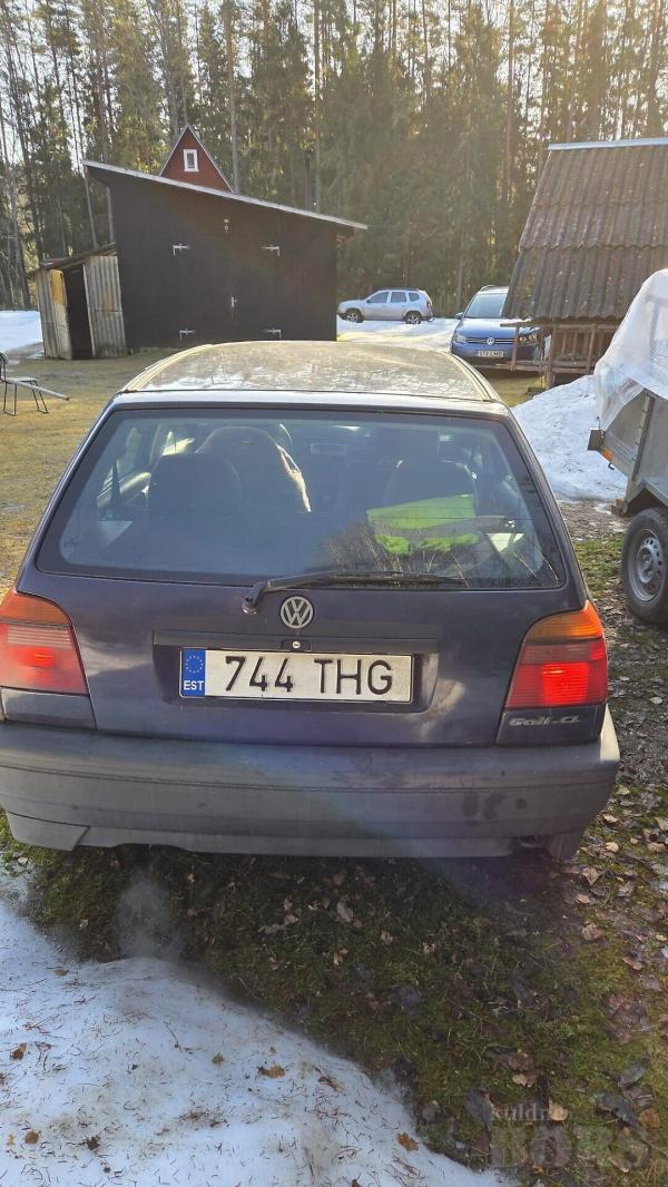 Blue Volkswagen Golf 1995 in Polva, with an engine capacity of 1.60 L and mileage of 272 thousand km for 600 €, photo 4 on AUTOMOTO.COM.LV