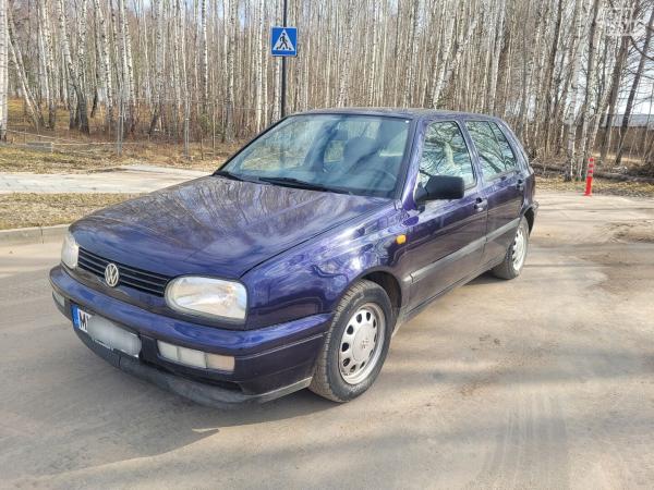 Zils Volkswagen Golf 1996 Viļņa, ar dzinēja tilpumu 1.80 L un nobraukumu 181 tūkst. km par 850 €, foto 1 vietnē AUTOMOTO.COM.LV