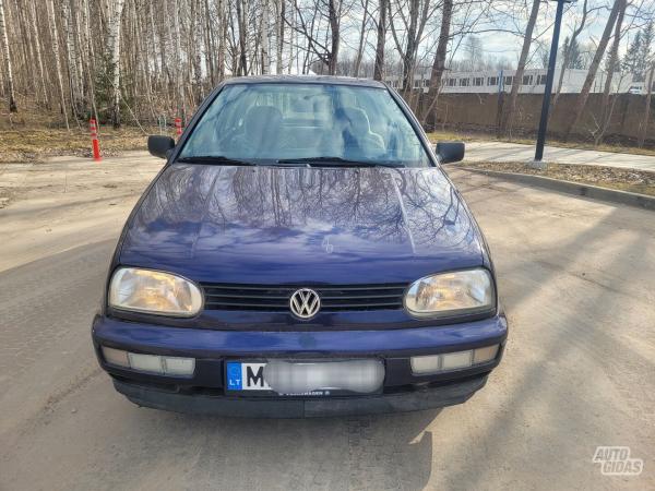 Zils Volkswagen Golf 1996 Viļņa, ar dzinēja tilpumu 1.80 L un nobraukumu 181 tūkst. km par 850 €, foto 2 vietnē AUTOMOTO.COM.LV