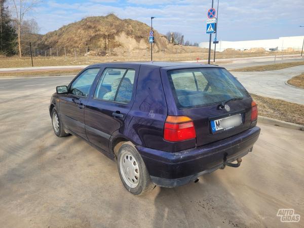 Zils Volkswagen Golf 1996 Viļņa, ar dzinēja tilpumu 1.80 L un nobraukumu 181 tūkst. km par 850 €, foto 4 vietnē AUTOMOTO.COM.LV
