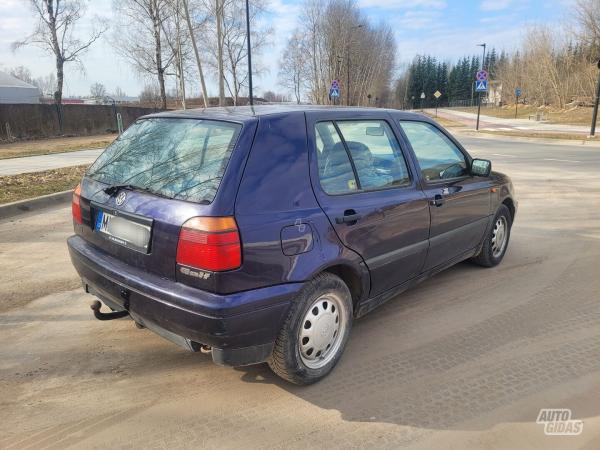 Zils Volkswagen Golf 1996 Viļņa, ar dzinēja tilpumu 1.80 L un nobraukumu 181 tūkst. km par 850 €, foto 6 vietnē AUTOMOTO.COM.LV