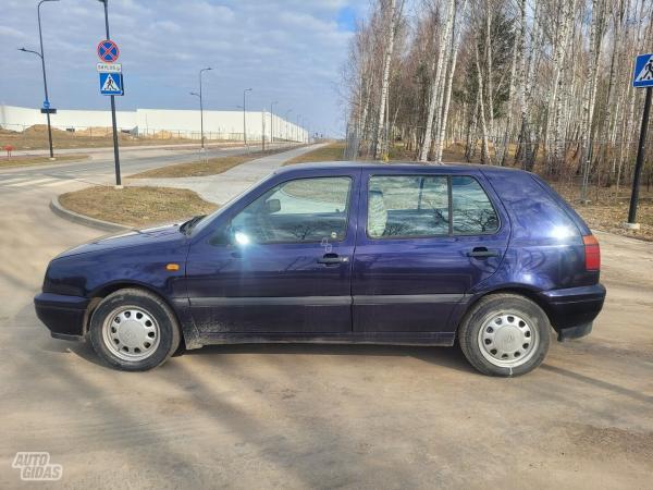 Zils Volkswagen Golf 1996 Viļņa, ar dzinēja tilpumu 1.80 L un nobraukumu 181 tūkst. km par 850 €, foto 7 vietnē AUTOMOTO.COM.LV