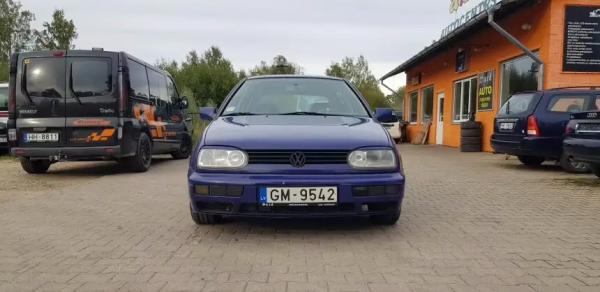 Zils Volkswagen Golf 1996 Valmiera, ar dzinēja tilpumu 1.40 L un nobraukumu 1930 tūkst. km par 1150 €, foto 8 vietnē AUTOMOTO.COM.LV