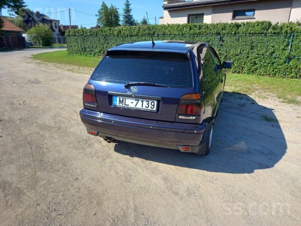 Zils Volkswagen Golf 1996 Kuldīga, ar dzinēja tilpumu 1.80 L un nobraukumu 235 tūkst. km par 1200 €, foto 4 vietnē AUTOMOTO.COM.LV
