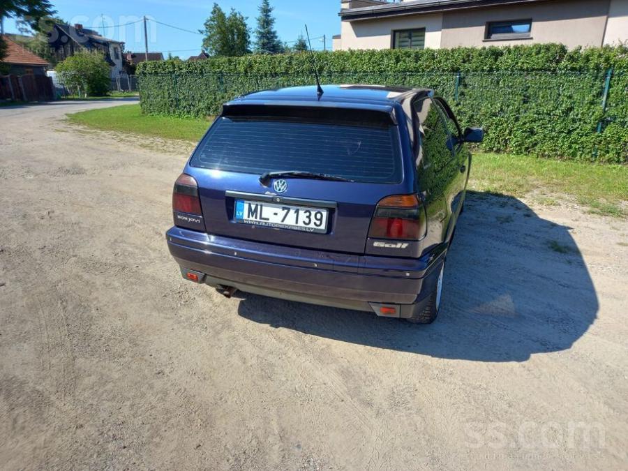 Zils Volkswagen Golf 1996 Kuldīga, ar dzinēja tilpumu 1.80 L un nobraukumu 235 tūkst. km par 1000 €, foto 5 vietnē AUTOMOTO.COM.LV