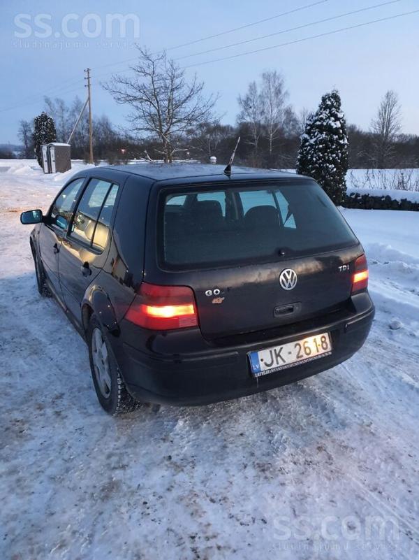 Blue Volkswagen Golf 1997 in Daugavpils, with an engine capacity of 1.90 L and mileage of 319 thousand km for 1100 €, photo 8 on AUTOMOTO.COM.LV