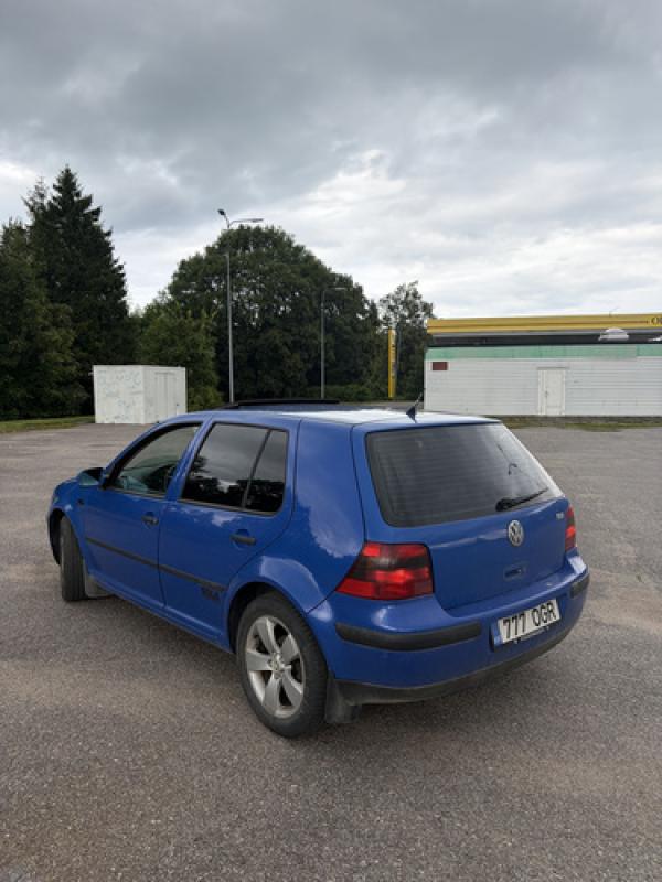 Blue Volkswagen Golf 1997 in Kohtla-Jarve, with an engine capacity of 1.90 L and mileage of 303 thousand km for 2400 €, photo 3 on AUTOMOTO.COM.LV