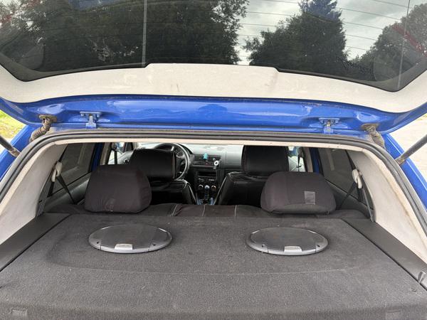 Blue Volkswagen Golf 1997 in Kohtla-Jarve, with an engine capacity of 1.90 L and mileage of 303 thousand km for 2400 €, photo 4 on AUTOMOTO.COM.LV