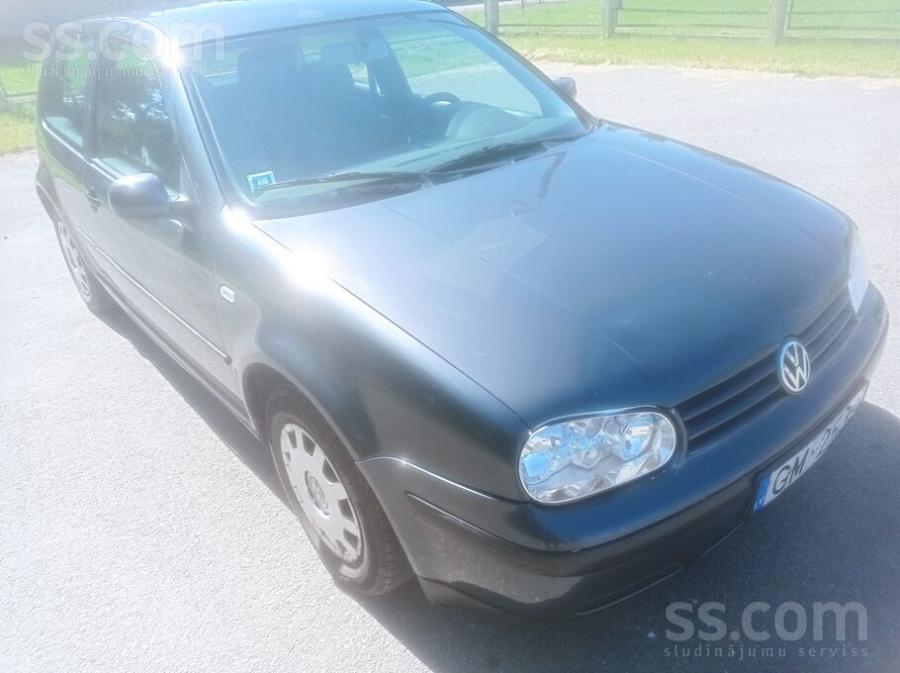 Blue Volkswagen Golf 1998 in Riga, with an engine capacity of 1.40 L and mileage of 188 thousand km for 800 €, photo 4 on AUTOMOTO.COM.LV