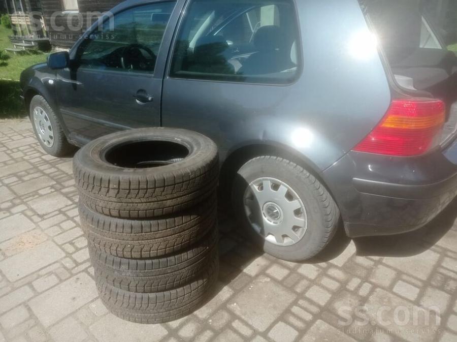 Blue Volkswagen Golf 1998 in Riga, with an engine capacity of 1.40 L and mileage of 188 thousand km for 800 €, photo 9 on AUTOMOTO.COM.LV