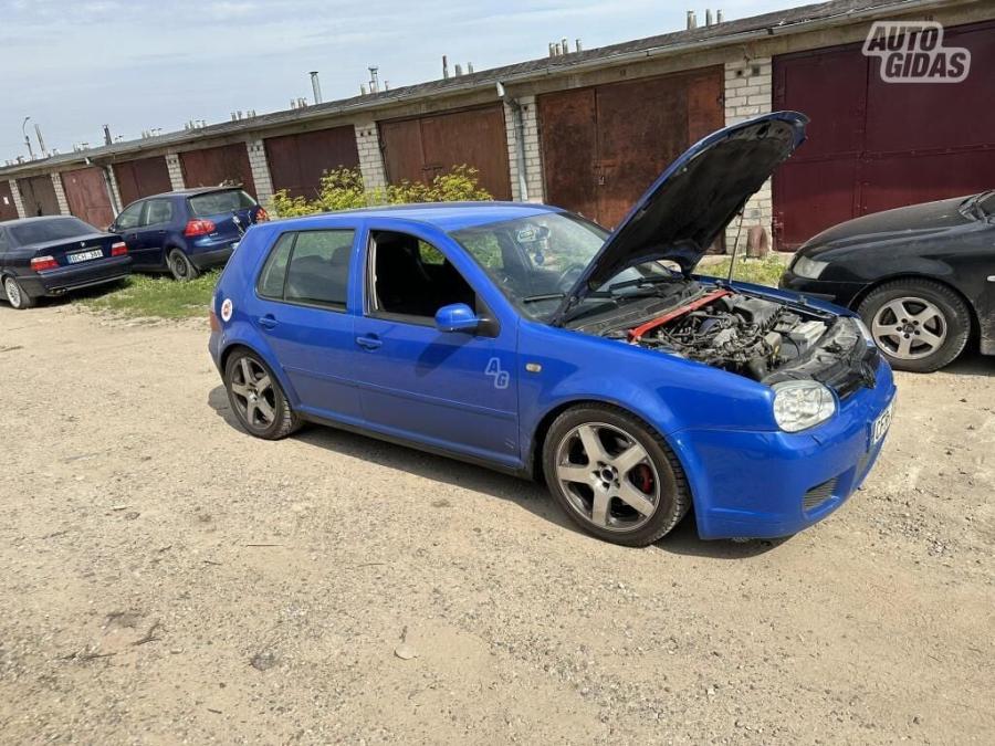 Blue Volkswagen Golf 1998 in Siauliai, with an engine capacity of 1.80 L and mileage of 270 thousand km for 700 €, photo 3 on AUTOMOTO.COM.LV
