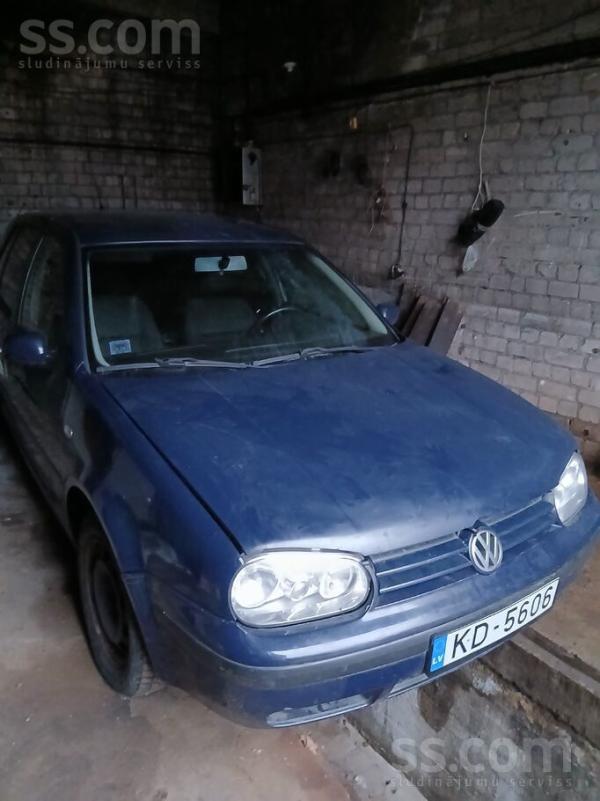 Blue Volkswagen Golf 1998 in Daugavpils, with an engine capacity of 1.90 L and mileage of 340 thousand km for 1650 €, photo 5 on AUTOMOTO.COM.LV