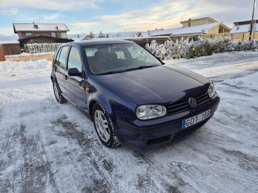 Zils Volkswagen Golf 1998 Klaipėda, ar dzinēja tilpumu 1.39 L un nobraukumu 288 tūkst. km par 1000 €, foto 1 vietnē AUTOMOTO.COM.LV