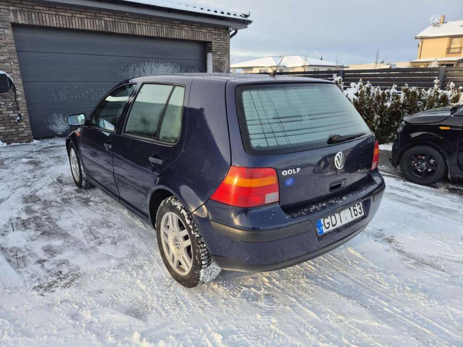 Zils Volkswagen Golf 1998 Klaipėda, ar dzinēja tilpumu 1.39 L un nobraukumu 288 tūkst. km par 1000 €, foto 8 vietnē AUTOMOTO.COM.LV