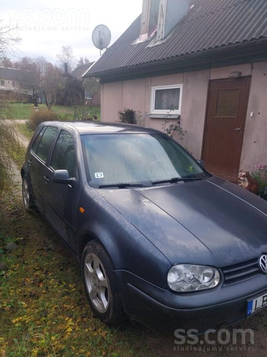 Blue Volkswagen Golf 1998 in Kraslava, with an engine capacity of 1.60 L and mileage of 352 thousand km for 850 €, photo 2 on AUTOMOTO.COM.LV