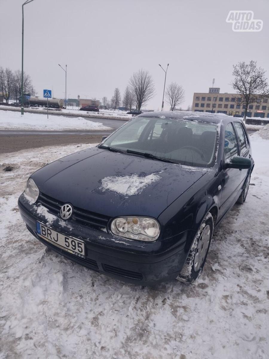 Blue Volkswagen Golf 1998 in Klaipeda, with an engine capacity of 1.40 L and mileage of 210 thousand km for 850 €, photo 1 on AUTOMOTO.COM.LV