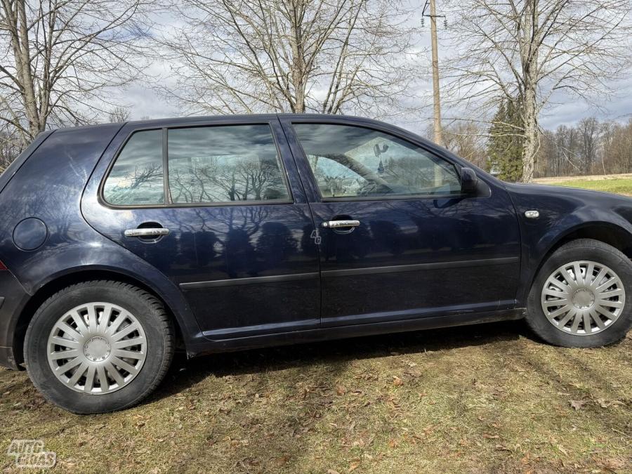 Blue Volkswagen Golf 1998 in Birzai, with an engine capacity of 1.90 L and mileage of 409 thousand km for 850 €, photo 8 on AUTOMOTO.COM.LV