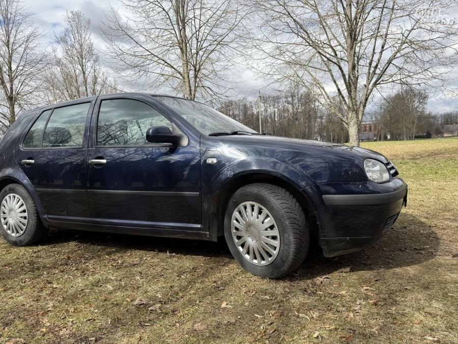 Blue Volkswagen Golf 1998 in Birzai, with an engine capacity of 1.90 L and mileage of 409 thousand km for 850 €, photo 9 on AUTOMOTO.COM.LV