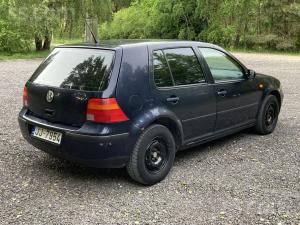Blue Volkswagen Golf 1998 in Liepaja, with an engine capacity of 1.60 L and mileage of 396 thousand km for 800 €, photo 6 on AUTOMOTO.COM.LV