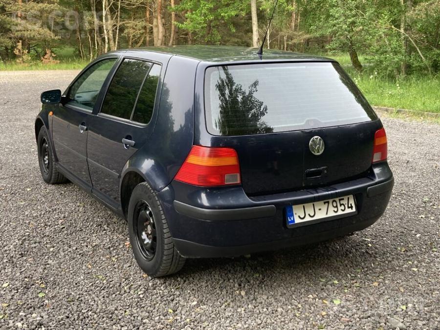 Blue Volkswagen Golf 1998 in Liepaja, with an engine capacity of 1.60 L and mileage of 396 thousand km for 800 €, photo 7 on AUTOMOTO.COM.LV