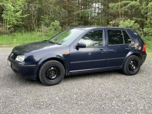 Blue Volkswagen Golf 1998 in Liepaja, with an engine capacity of 1.60 L and mileage of 396 thousand km for 800 €, photo 9 on AUTOMOTO.COM.LV