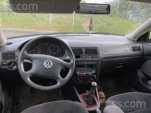Blue Volkswagen Golf 1998 in Liepaja, with an engine capacity of 1.60 L and mileage of 396 thousand km for 800 €, photo 10 on AUTOMOTO.COM.LV