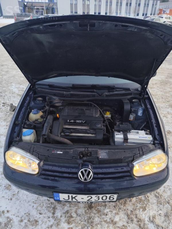 Zils Volkswagen Golf 1998 Valmiera, ar dzinēja tilpumu 1.40 L un nobraukumu 266 tūkst. km par 1000 €, foto 7 vietnē AUTOMOTO.COM.LV