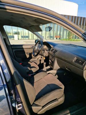 Blue Volkswagen Golf 1998 in Rokiskis, with an engine capacity of 1.60 L and mileage of 188 thousand km for 1300 €, photo 6 on AUTOMOTO.COM.LV