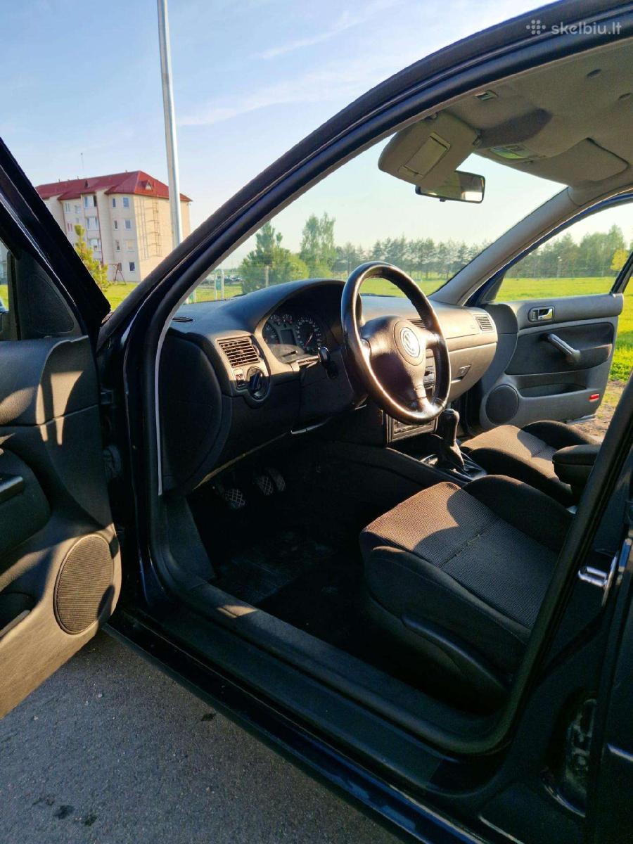 Blue Volkswagen Golf 1998 in Rokiskis, with an engine capacity of 1.60 L and mileage of 188 thousand km for 1300 €, photo 9 on AUTOMOTO.COM.LV