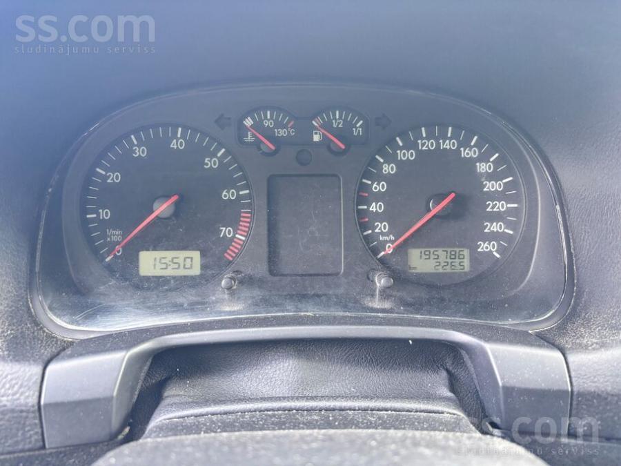 Zils Volkswagen Golf 1998 Alūksne, ar dzinēja tilpumu 1.60 L un nobraukumu 0 tūkst. km par 1200 €, foto 8 vietnē AUTOMOTO.COM.LV