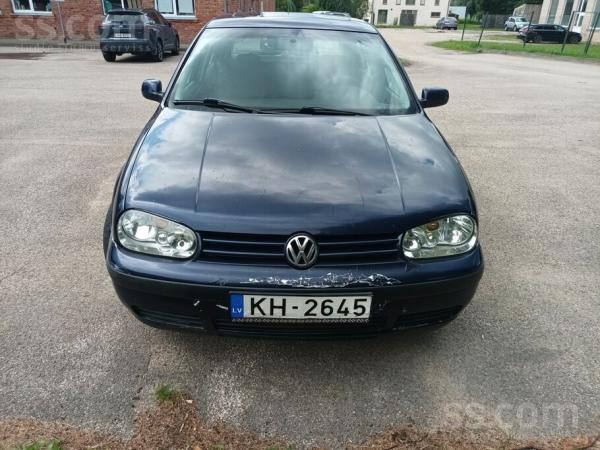 Zils Volkswagen Golf 1998 Cēsis, ar dzinēja tilpumu 1.60 L un nobraukumu 336 tūkst. km par 900 €, foto 2 vietnē AUTOMOTO.COM.LV