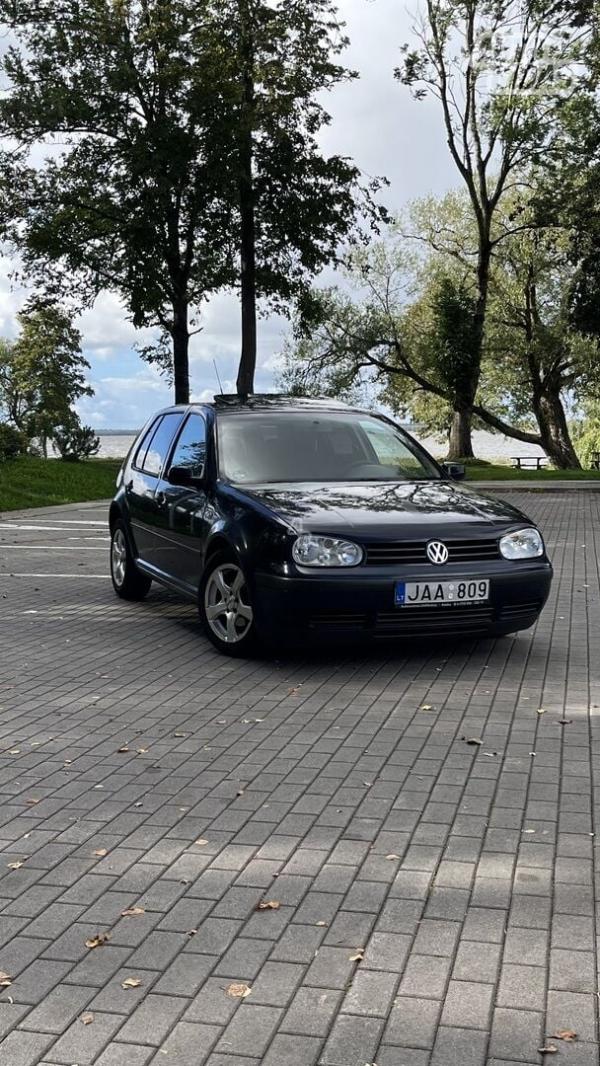 Zils Volkswagen Golf 1998 Šauļi, ar dzinēja tilpumu 1.40 L un nobraukumu 290 tūkst. km par 1000 €, foto 1 vietnē AUTOMOTO.COM.LV
