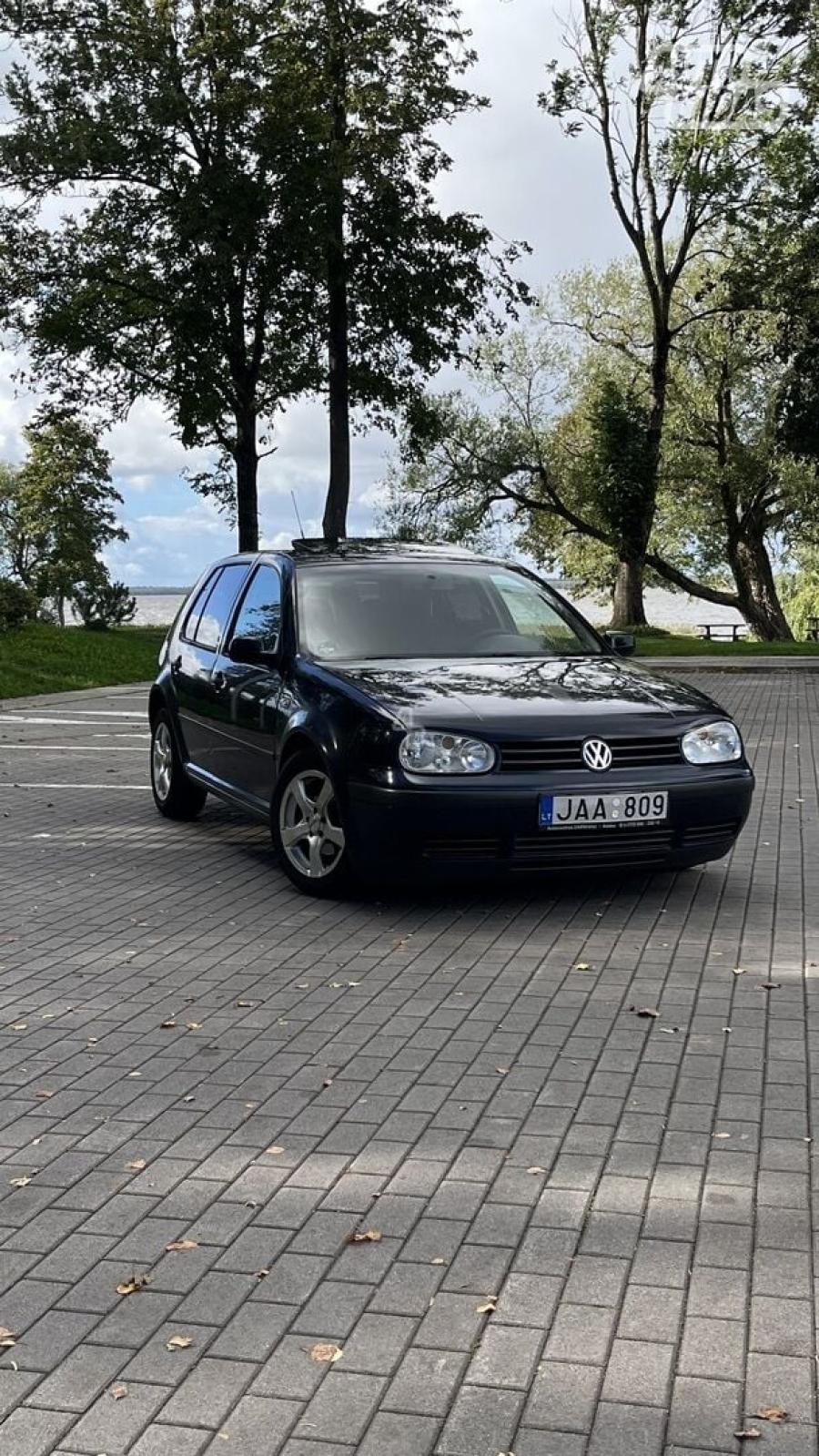 Zils Volkswagen Golf 1998 Šauļi, ar dzinēja tilpumu 1.40 L un nobraukumu 290 tūkst. km par 1000 €, foto 1 vietnē AUTOMOTO.COM.LV
