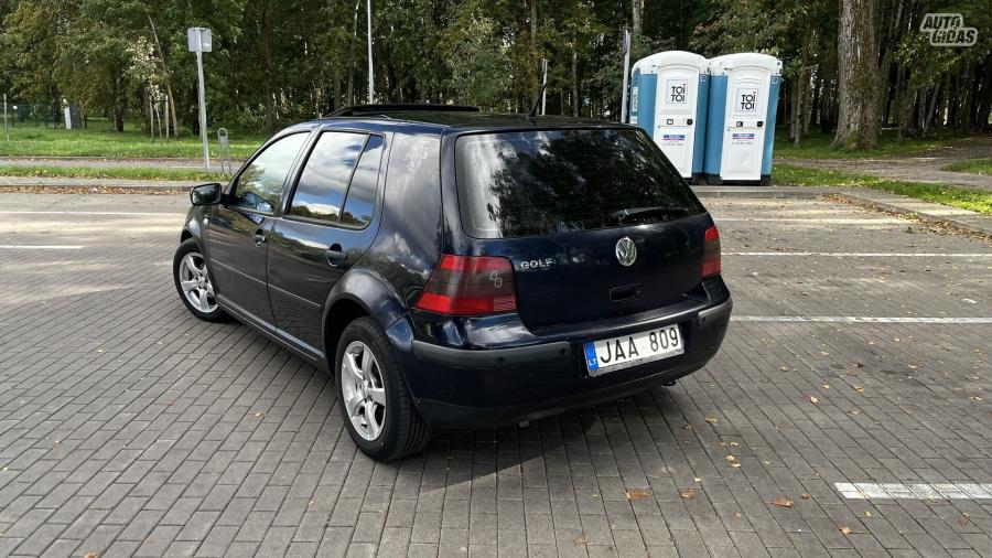 Zils Volkswagen Golf 1998 Šauļi, ar dzinēja tilpumu 1.40 L un nobraukumu 290 tūkst. km par 1000 €, foto 6 vietnē AUTOMOTO.COM.LV