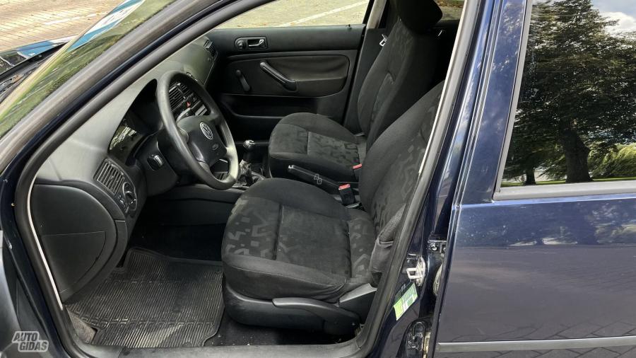 Zils Volkswagen Golf 1998 Šauļi, ar dzinēja tilpumu 1.40 L un nobraukumu 290 tūkst. km par 1000 €, foto 9 vietnē AUTOMOTO.COM.LV