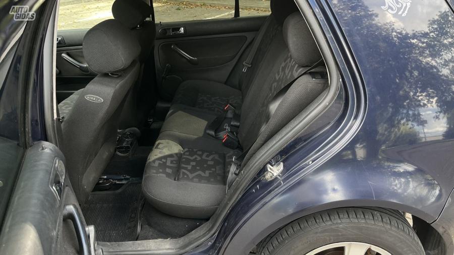 Zils Volkswagen Golf 1998 Šauļi, ar dzinēja tilpumu 1.40 L un nobraukumu 290 tūkst. km par 1000 €, foto 10 vietnē AUTOMOTO.COM.LV
