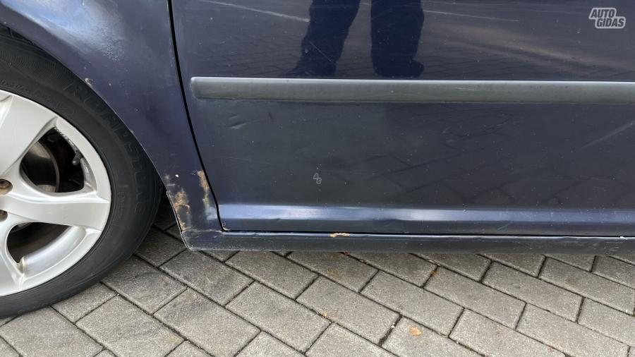 Zils Volkswagen Golf 1998 Šauļi, ar dzinēja tilpumu 1.40 L un nobraukumu 290 tūkst. km par 1000 €, foto 15 vietnē AUTOMOTO.COM.LV