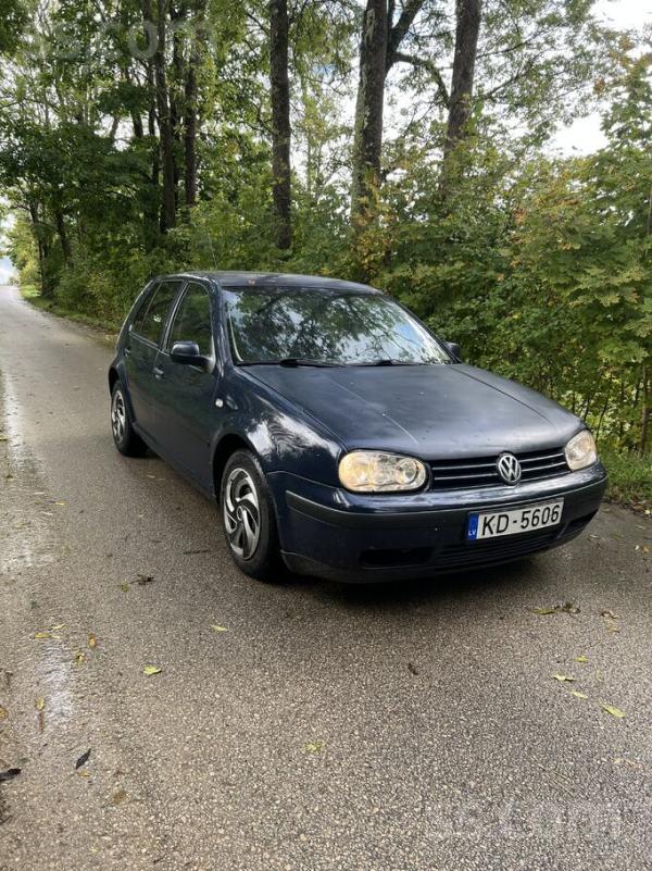 Zils Volkswagen Golf 1998 Rēzekne, ar dzinēja tilpumu 1.90 L un nobraukumu 320 tūkst. km par 1150 €, foto 3 vietnē AUTOMOTO.COM.LV