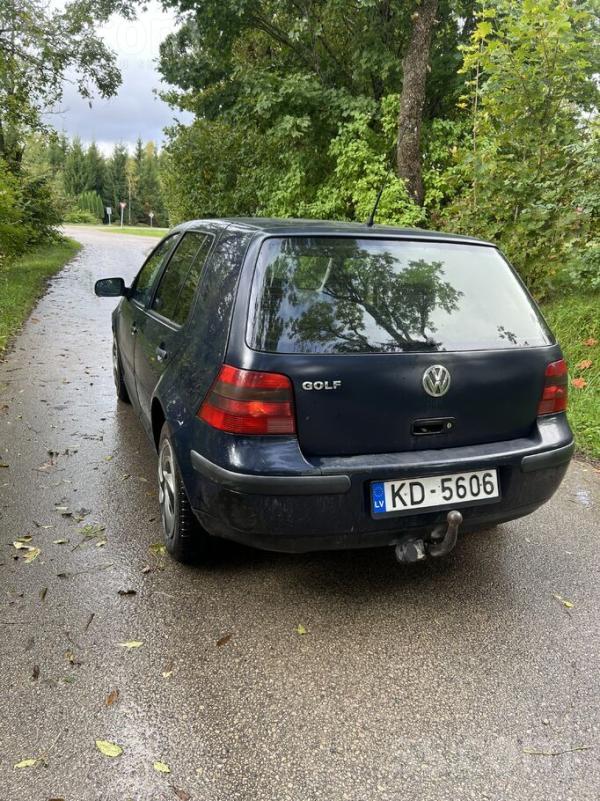 Zils Volkswagen Golf 1998 Rēzekne, ar dzinēja tilpumu 1.90 L un nobraukumu 320 tūkst. km par 1150 €, foto 5 vietnē AUTOMOTO.COM.LV