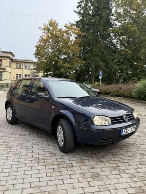 Zils Volkswagen Golf 1998 Kuldīga, ar dzinēja tilpumu 1.40 L un nobraukumu 165 tūkst. km par 1100 €, foto 4 vietnē AUTOMOTO.COM.LV