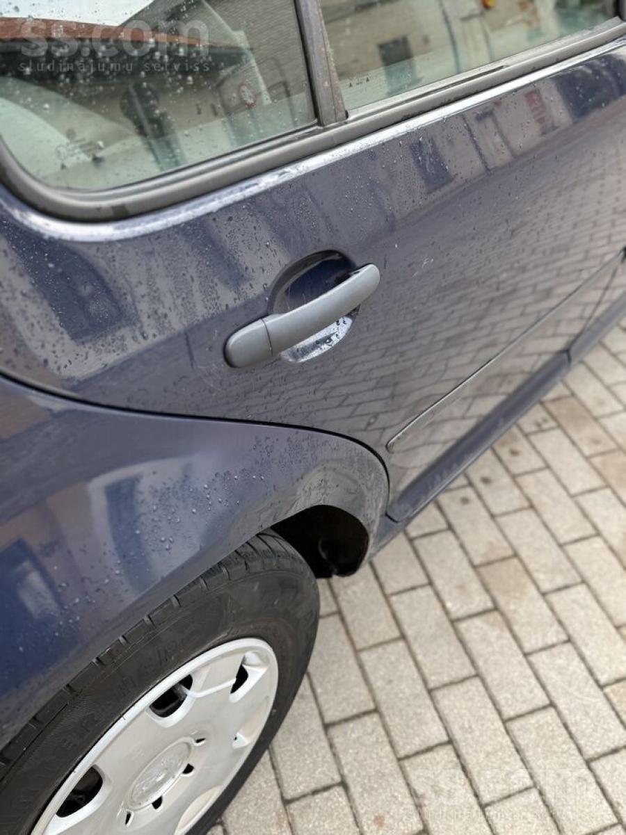 Zils Volkswagen Golf 1998 Kuldīga, ar dzinēja tilpumu 1.40 L un nobraukumu 165 tūkst. km par 1100 €, foto 7 vietnē AUTOMOTO.COM.LV