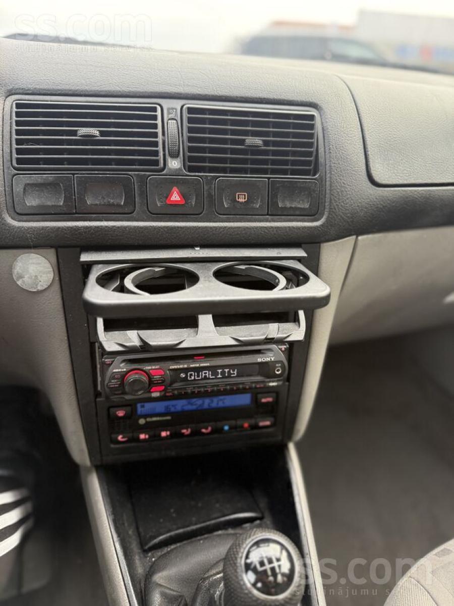 Zils Volkswagen Golf 1998 Kuldīga, ar dzinēja tilpumu 1.40 L un nobraukumu 165 tūkst. km par 1100 €, foto 10 vietnē AUTOMOTO.COM.LV