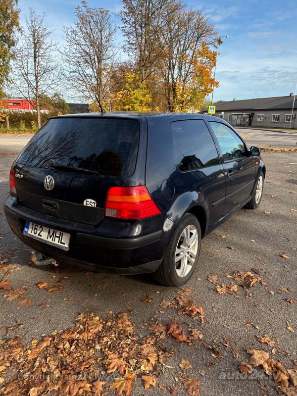 Blue Volkswagen Golf 1998 in Viljandi, with an engine capacity of 1.40 L and mileage of 225 thousand km for 950 €, photo 3 on AUTOMOTO.COM.LV