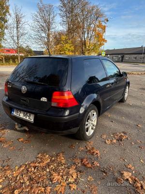 Blue Volkswagen Golf 1998 in Viljandi, with an engine capacity of 1.40 L and mileage of 225 thousand km for 950 €, photo 3 on AUTOMOTO.COM.LV